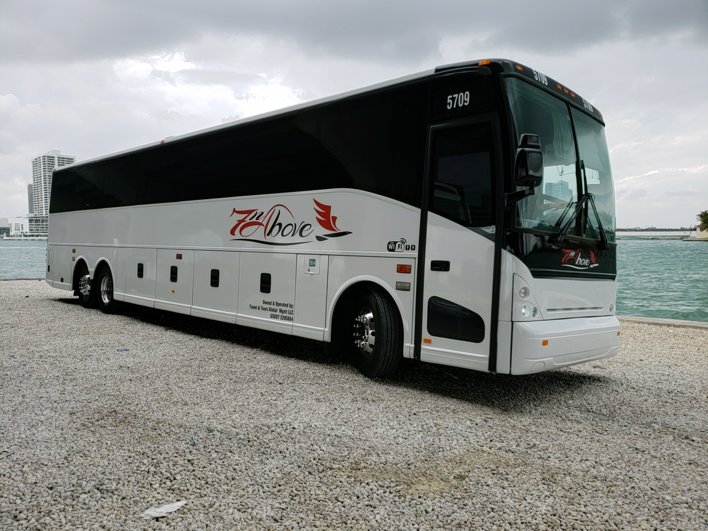 Florida Charter Bus & Coach Shuttle Service | Minibus Rental